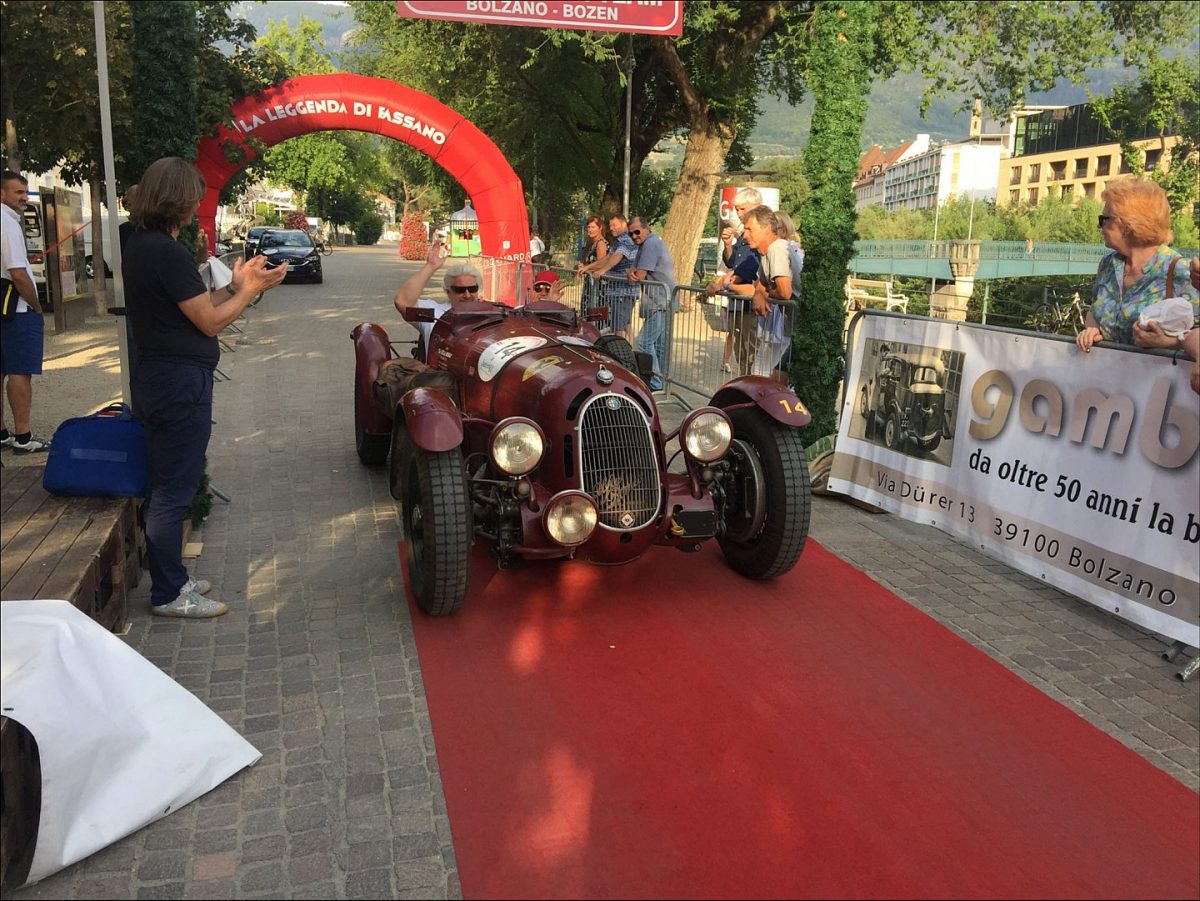 DIE LEGENDE IST WIEDER IN ...........MERAN - Veteran Car Team Bozen ...